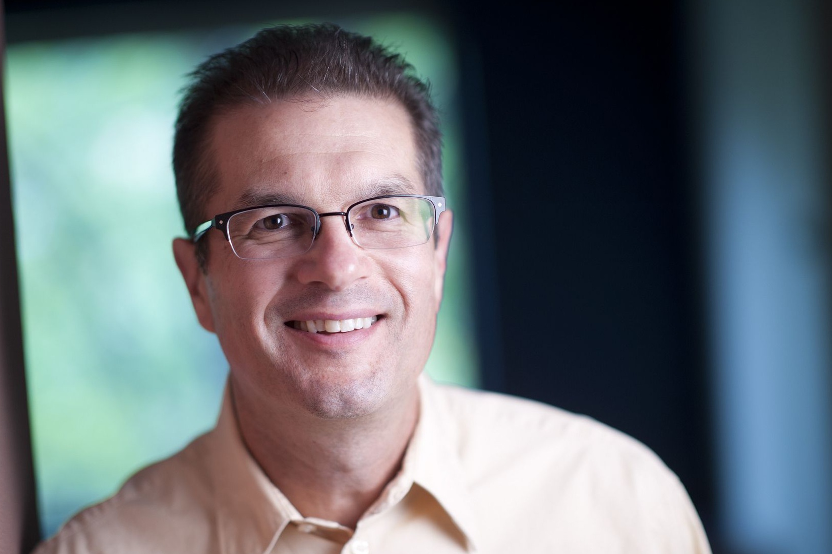 Q&A: Dave Broza | Bethel University