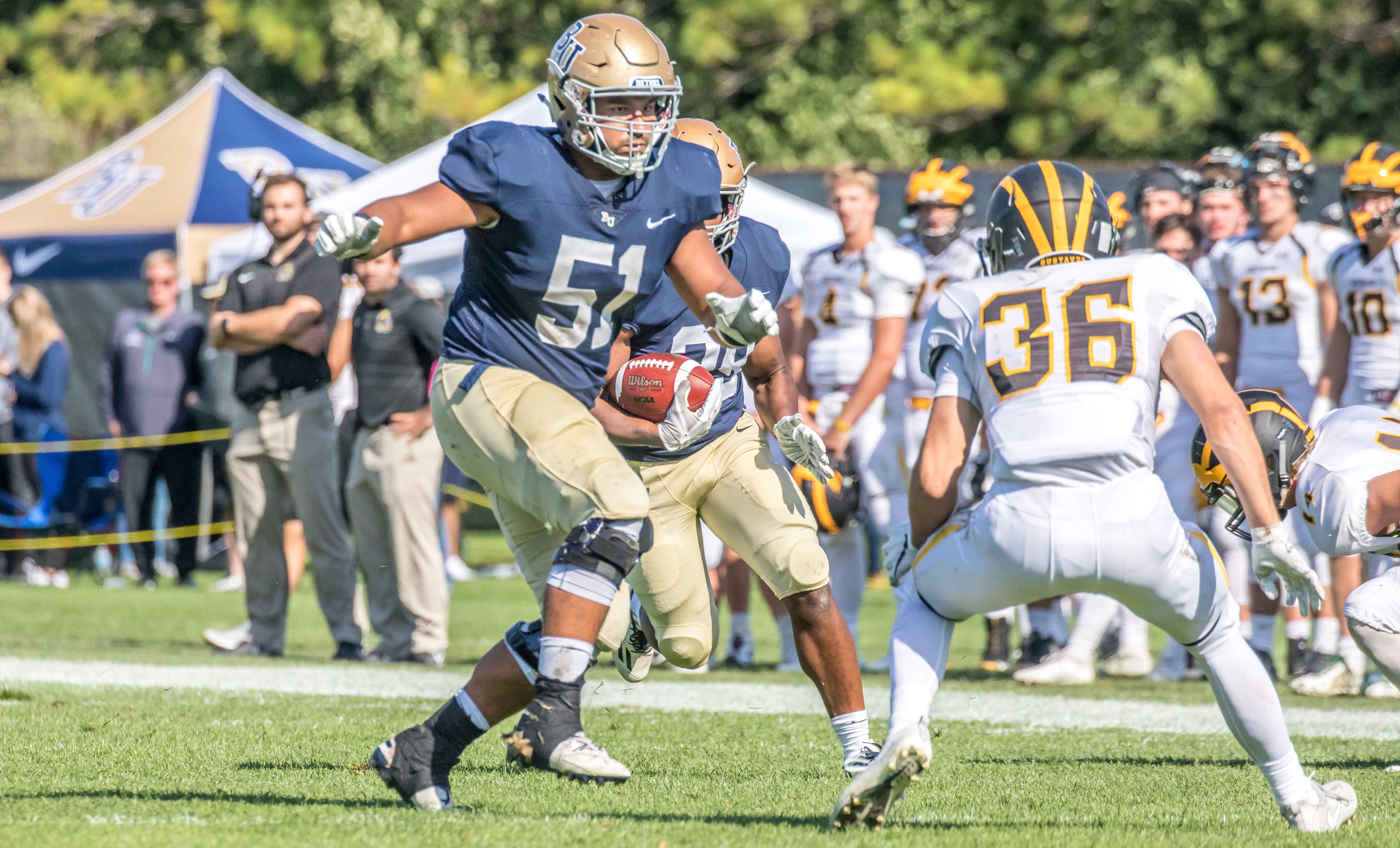 Danny Munoz ’20 named to the 2019 Allstate AFCA Good Works Team ...